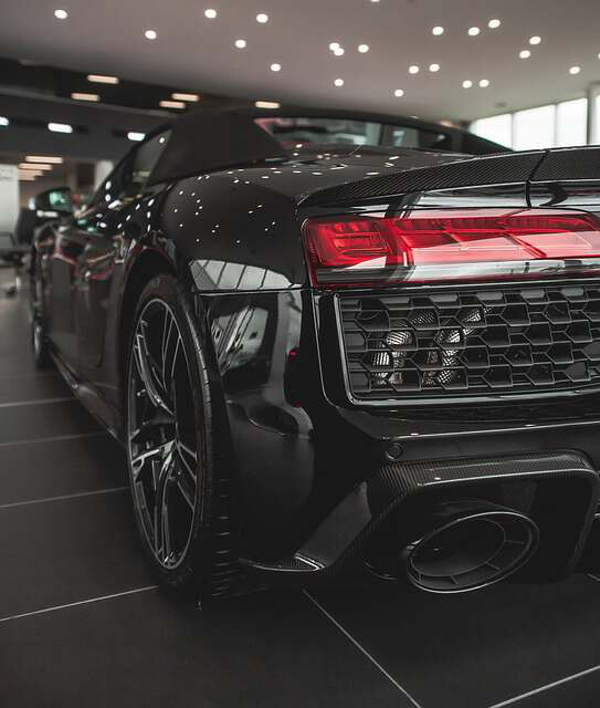 A Complete Guide to Cleaning Carbon Fiber Cars - ShaSha Carbon